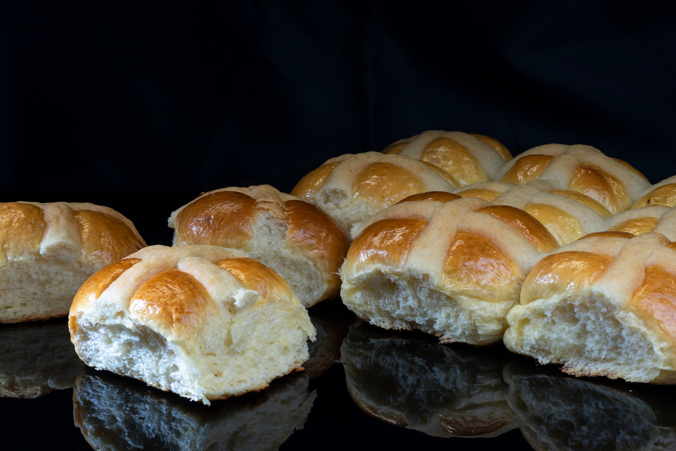 Hot Cross Buns – HOMEBAKING BLOG